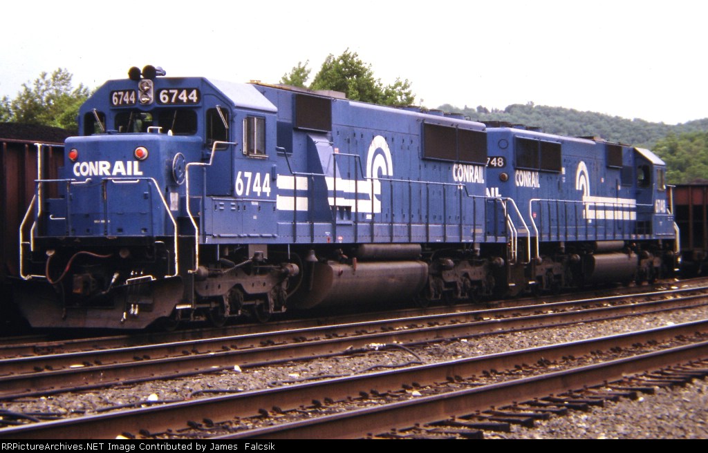Conrail 6744
